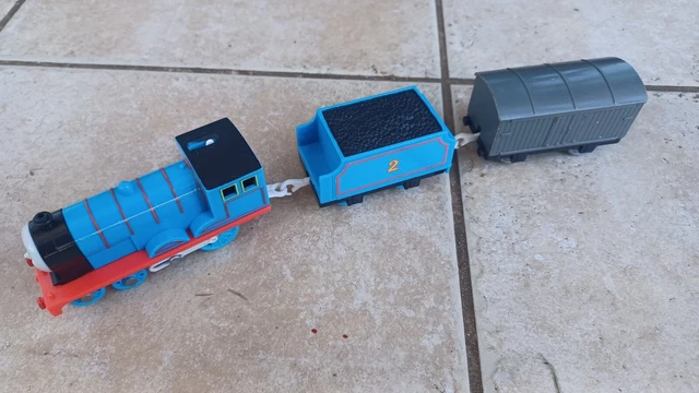 THOMAS TRACKMASTER EDWARD Train with matching tender. RARE battery ...