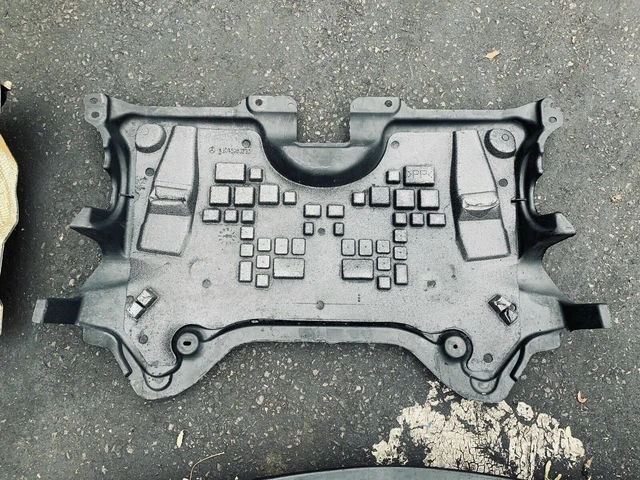 MERCEDES-BENZ W204 UNDER TRAY ENGINE COVER A2045203323 A2045203223 ...