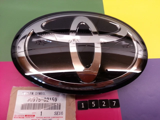 NEW GENUINE TOYOTA Landcruiser Hilux Tacoma Tundra Front Grille Badge ...