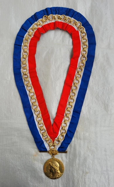 COLLIER AVEC CHAINE Ruban Tricolore Avec Medaille De Maire L ...