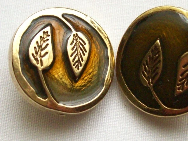 GOLD, LEAF DESIGN ON BROWN ENAMEL EFFECT VINTAGE/ RETRO BUTTONS x 6 ...