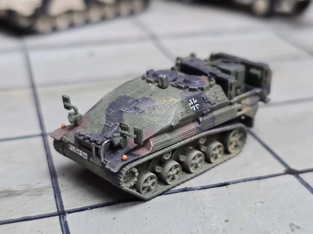 ROCO MINITANKS WIESEL 2 ,bundeswehr gesupert,mit kennzeichen/decals,1: ...