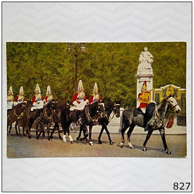 THE QUEEN'S GUARD Eyes Right and Royal Salute Postcard (P827) £3.24 ...