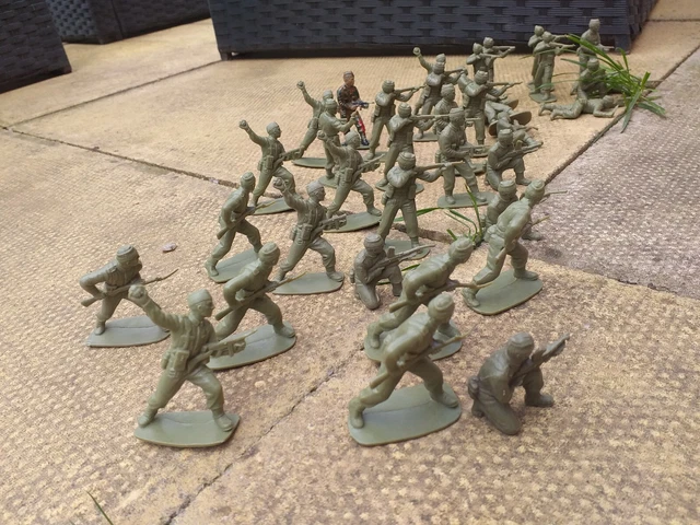 VINTAGE AIRFIX WW2 British Commandos Toy Soldiers 1/32 scale £14.00 ...