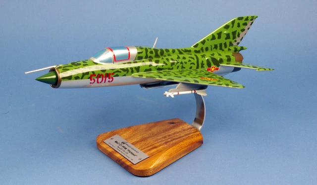 VPAF VIETNAM MIKOYAN-GUREVICH Mig-21 PFM Fishbed Desk Top Model 1/40 PS ...