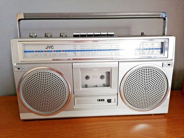 VTG RETRO JVC STEREO Radio Cassette Player Boombox RC555LB Short Wave ...