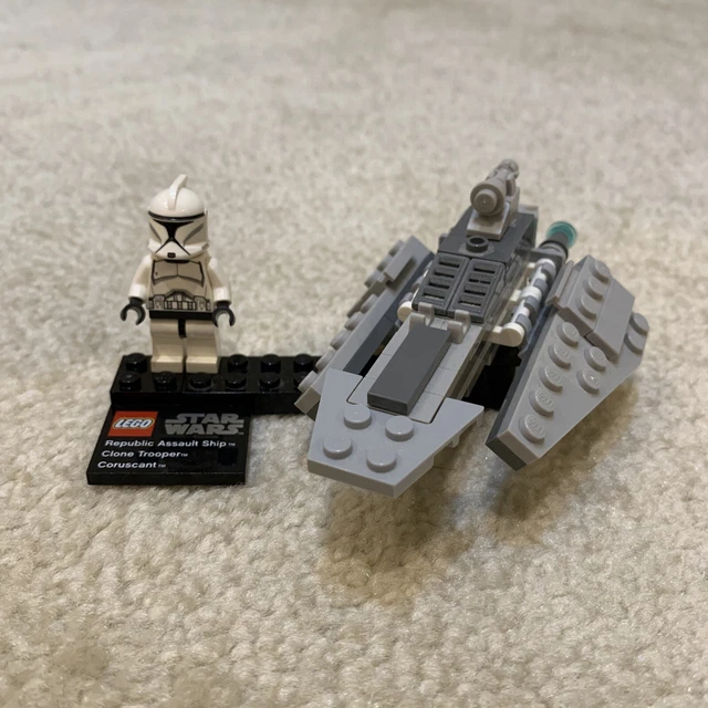 LEGO STAR WARS 75007 Republic Assault Ship and Coruscant Building Toy ...