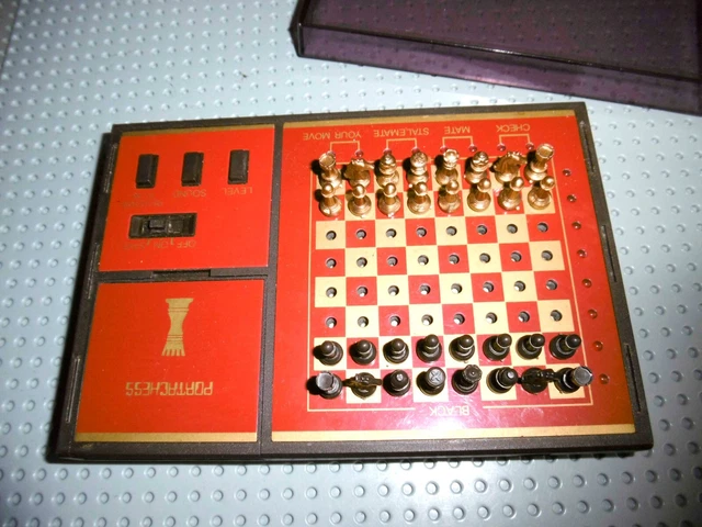 ALT: PORTACHESS SCHACHCOMPUTER - 70er Jahre ! - anschauen !! EUR 11,00 ...