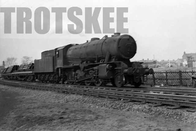 LARGER NEGATIVE BR British Railways Steam Loco 90186 Class WD/8 Tilbury ...