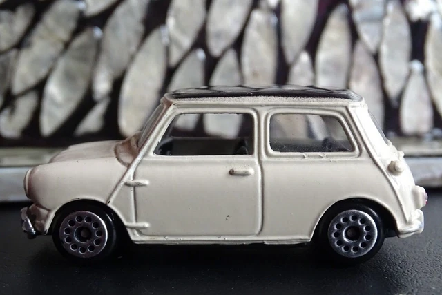 ORIGINAL BMC MINI COOPER 998cc Mk1; SUPER DETAILED DIECAST COLLECTORS ...