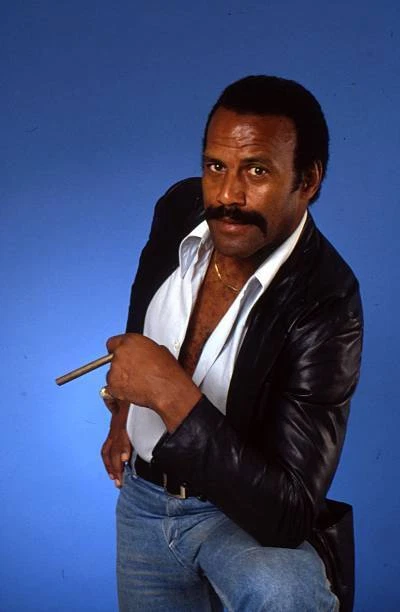 FRED WILLIAMSON POSES for a studio portrait session 1982 TV Movie OLD ...