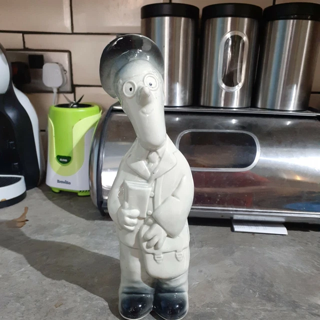 POSTMAN PAT MONEY Box in Porcelain Good Collectors Piece in good ...