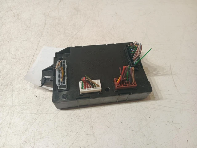 VAUXHALL VIVARO BCM Body Control Module ECU 284B18533 Mk2 X82 2014 £39. ...