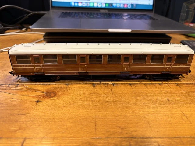 HORNBY R4171 LNER Gresley 1st class corridor £47.50 - PicClick UK