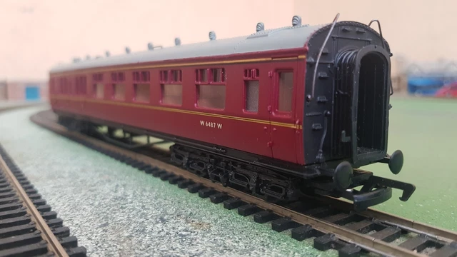 REPLICA OO GAUGE 12042 BR 60' Collett 1st/2nd Class Brake Coach, Maroon ...
