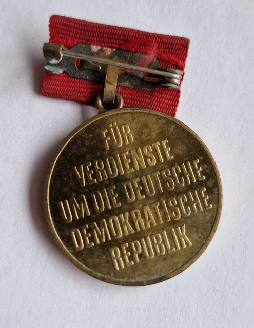 ORIGINAL DDR MEDAILLE --40 Jahre DDR 1949-1989-- EUR 9,00 - PicClick DE