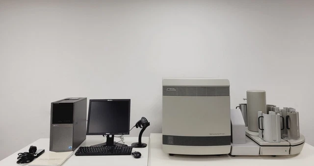 APPLIED BIOSYSTEMS 7900HT Fast Real Time PCR System with 7067/4 Stacker ...