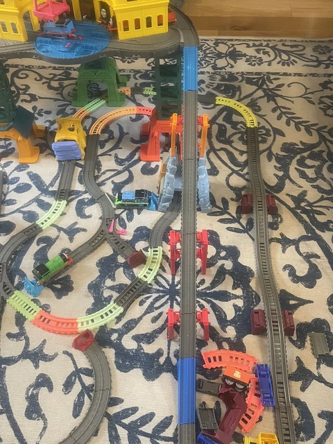 THOMAS AND FRIENDS Trackmaster Superstation Track And Train Bundle £50. ...