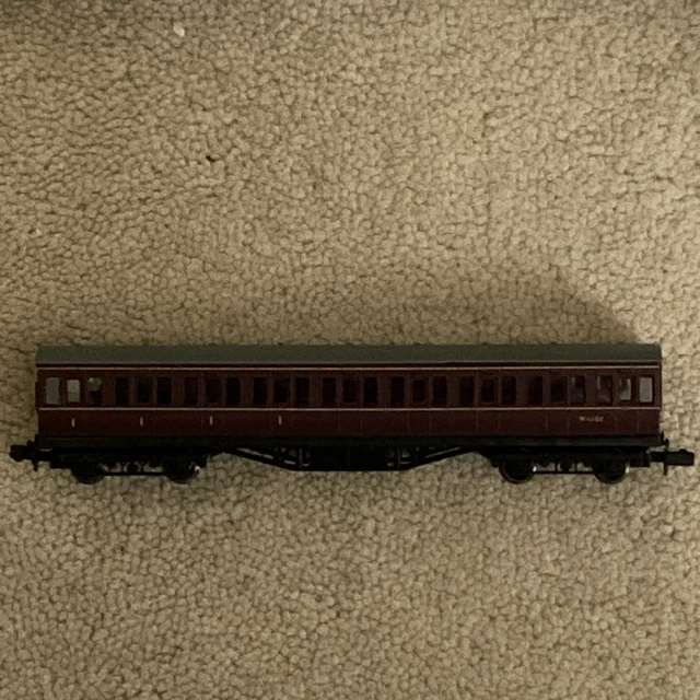 GRAHAM FARISH N Gauge 364-275 57’ BR Maroon Suburban Coach Boxed W6680 ...