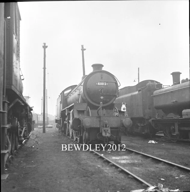 NEGATIVE 6X6CM LNER B1 CLASS 61012 "PUKU" OXFORD SHED 24/10/1965 SEE ...