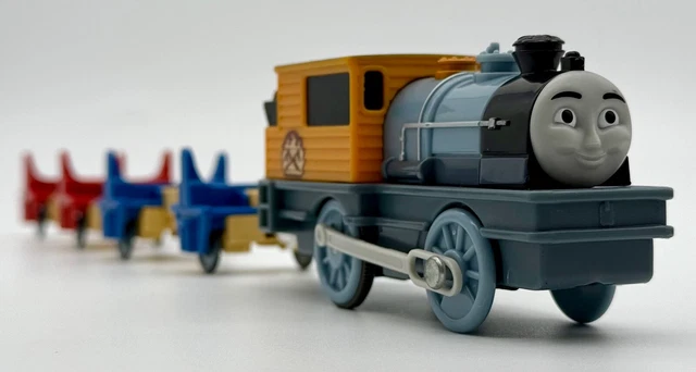 TRACKMASTER BASH THOMAS the Tank & Friends Motorized w/ Log Carriers ...