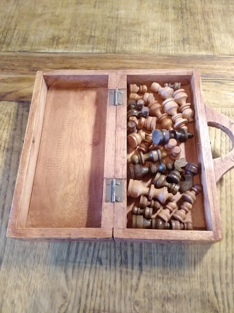 VINTAGE ANTIQUE WOODEN Chess Set Complete in Box Carved Staunton? £11. ...