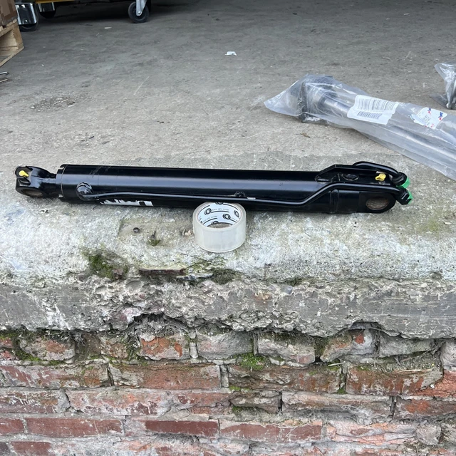 GENUINE JCB 8014CTS , 8016CTS , 8018CTS Boom Ram P/N 400/B4358 £230.00 ...