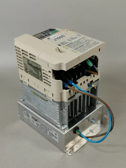 OMRON / YASKAWA CIMR-JZBA0006BAA / JZAB0P7BAA + Filter ohne Abdeckung ...