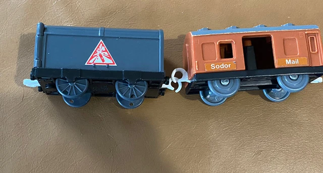 THOMAS THE TANK Engine & Friends Sodor Mail Truck & Dynamite ...