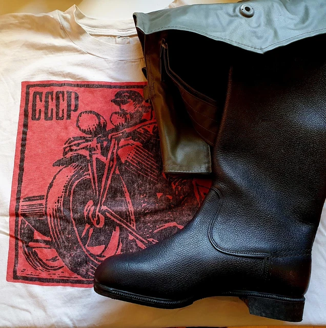 MILITARIA- LOT DE la RDA (Allemagne): bottes NVA+ drapeau + T-Shirt ...