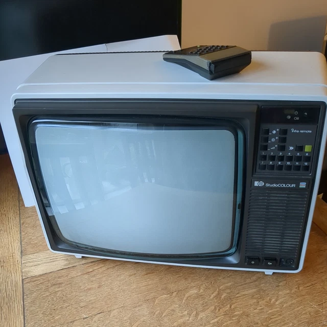 PRETTY WHITE PORTABLE 16" PYE CRT TV 1980s Vintage - Display Prop ...