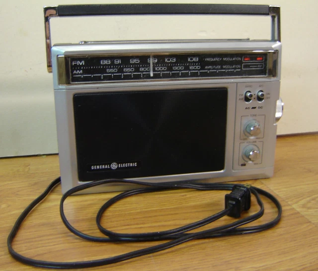 VINTAGE GE AM-FM Table Radio $19.50 - PicClick CA