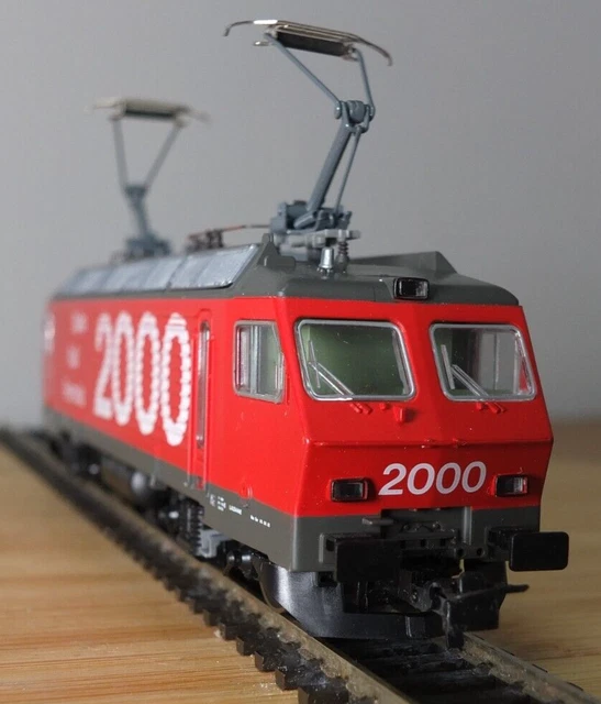 ROCO 43512 HO gauge SBB Re 4/4 IV prototype electric loco in red livery ...