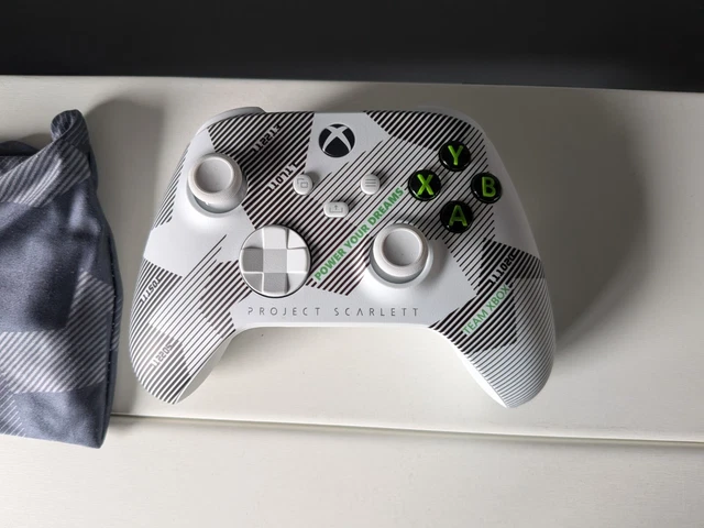 PROJECT SCARLETT XBOX Controller - Extremely Rare w/ Bag and Souvenir ...