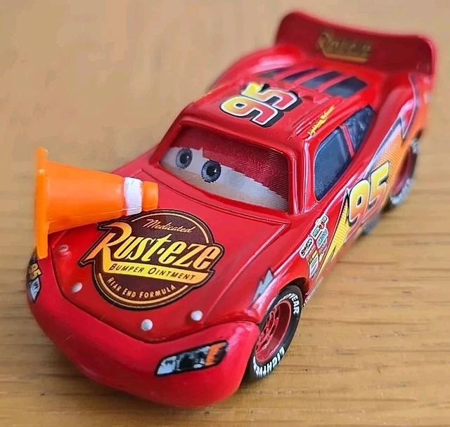 DISNEY PIXAR CARS Die Cast: Lightning McQueen with Cone 1:55 £6.00 ...