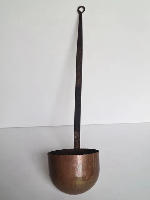 GRANDE ET GROSSE louche en cuivre et en fer forgé art populaire fin ...
