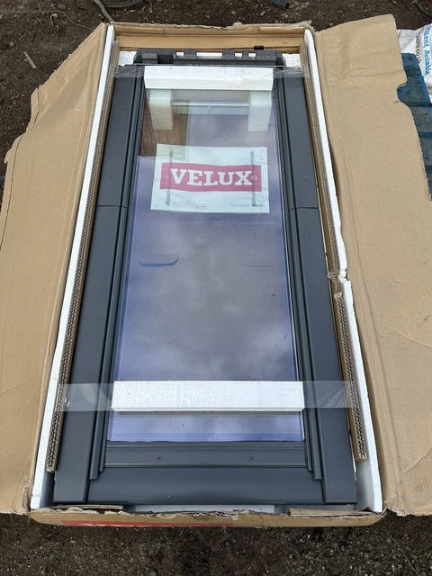 VELUX GGU CK06 0070 White Polyurethane Centre-Pivot Roof Window (55 x 118 cm) £299.99 - PicClick UK