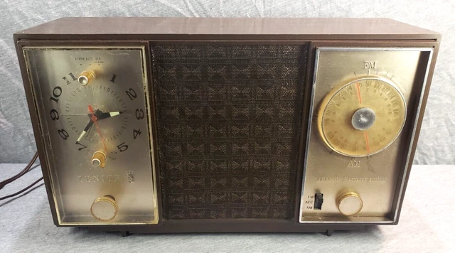VINTAGE ZENITH MODEL M729 AM/FM Plastic Table Model Tube Clock Radio C ...