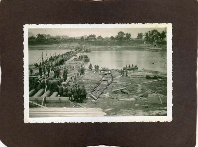 DX11) FOTO WEHRMACHT Soldaten Fluss Pontonbrücke Dorf . EUR 5,00 ...