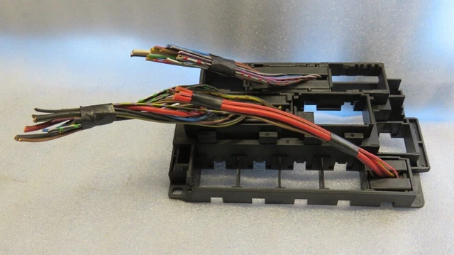 MERCEDES W124 - fuse box relay connector holder frame / 1245450140 #230 ...