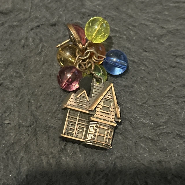 2015 DISNEY PARKS Pixar Up Carl & Ellie House With Balloons Pin Badge £ ...