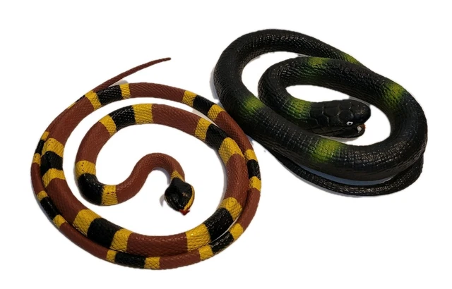 REALISTIC FAKE SNAKES Toy Soft Rubber Snake Realistic Scares Birds And ...