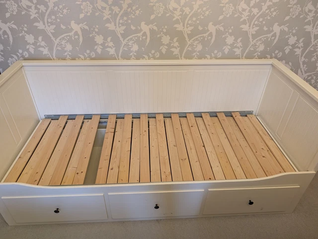 IKEA HEMNES WHITE Day-bed with 3 drawers, 209 x 86 cm. Pulls out to ...