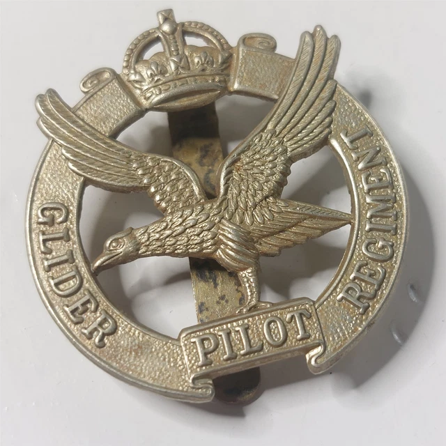 GLIDER REGIMENT PILOT Cap Badge JR Gaunt 46x41mm White Metal KC Kings ...