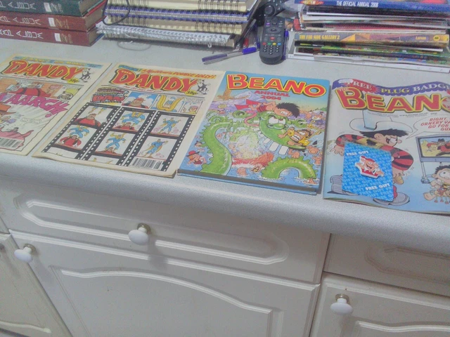 BEANO AND DANDY Selection with a Plug Badge free gift. £4.99 - PicClick UK