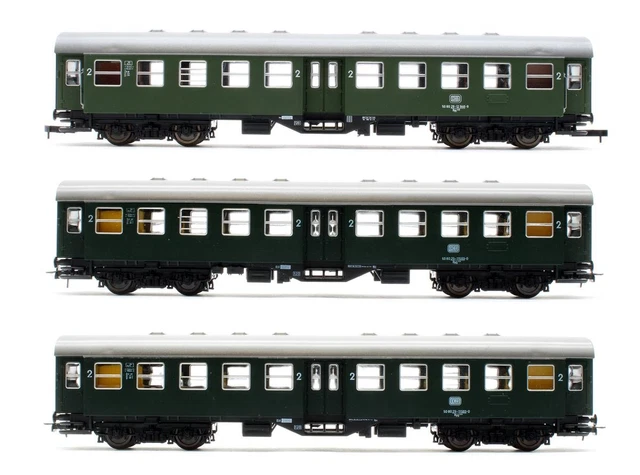 ROCO 'HO' GAUGE Rake Of 3 4250S Db 2Nd Class Suburban Coaches £59.50 ...