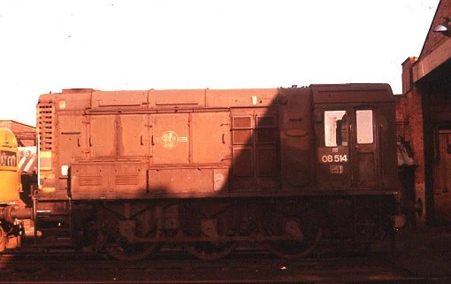 ORIGINAL COLOUR SLIDE of green 08514 BR class 08 diesel shunter loco £1 ...