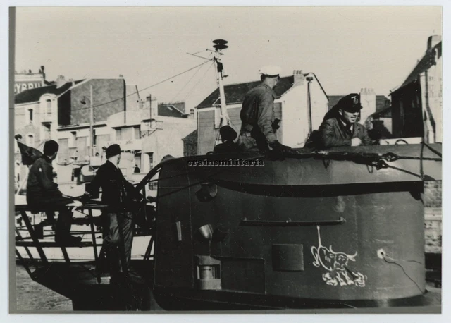 REPRO FOTO KRIEGSMARINE U-Boot U-74 mit Turm Wappen im Hafen in ...