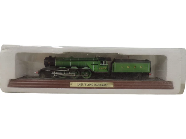 LNER FLYING SCOTSMAN Steam Locomotive Model Collectible Green Train £5. ...