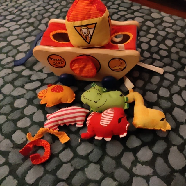 I'M TOY WOODEN Noah's Activity Ark Push/Pull fabric with different ...